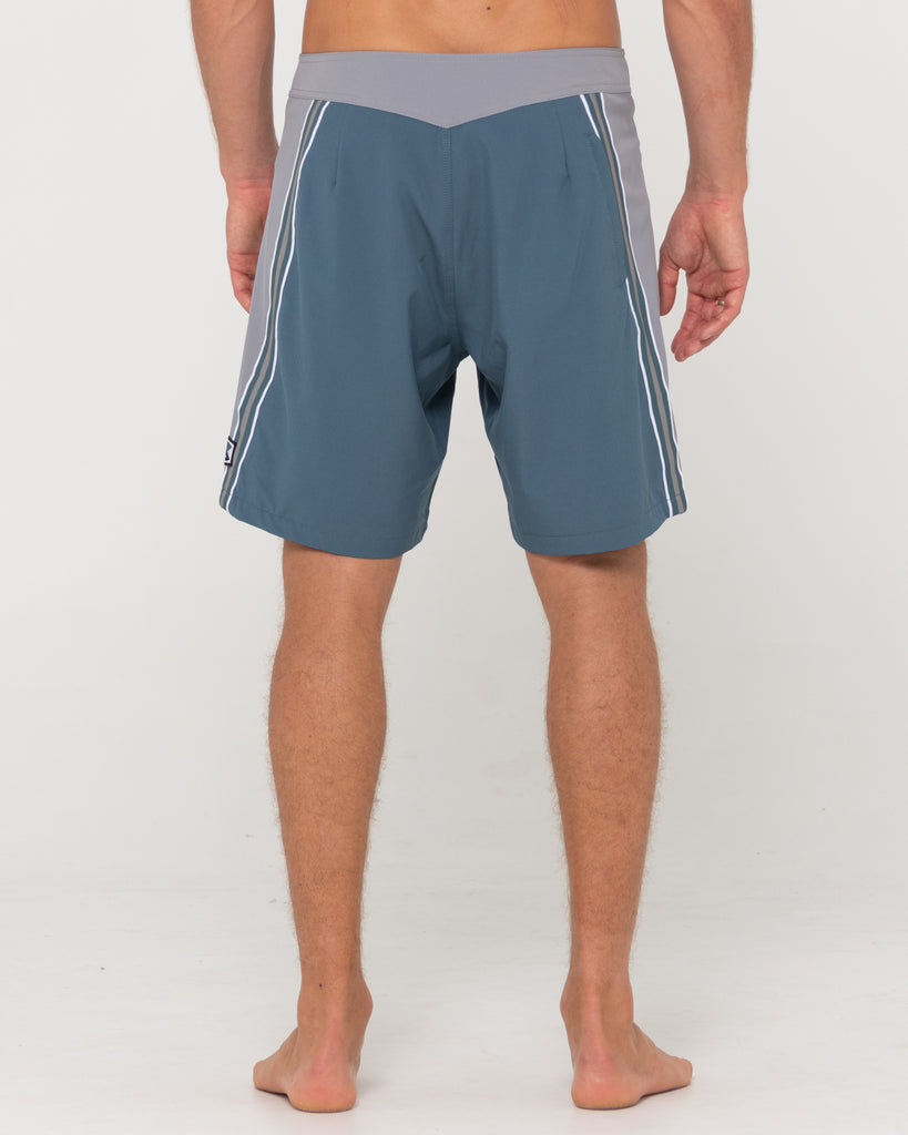 V8 BOARDSHORT | Rusty EU