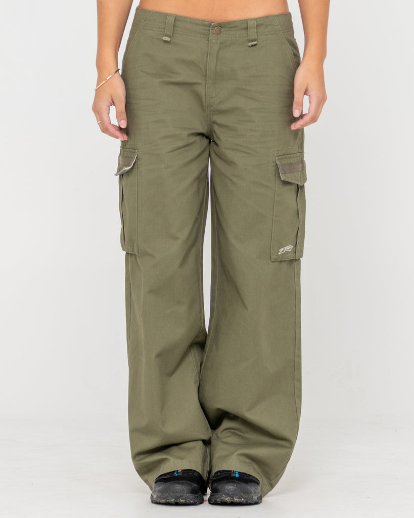 TANK GIRL LOW RISE WIDE FIT CARGO PANT | Rusty EU